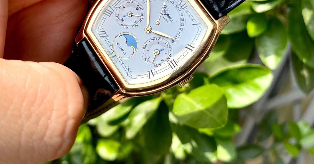 Chopard Les Classiques Perpetual Calendar 18k Gold 36/2249 | WatchCrunch
