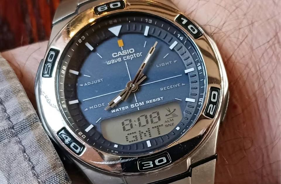 Wave Ceptor in blue | WatchCrunch