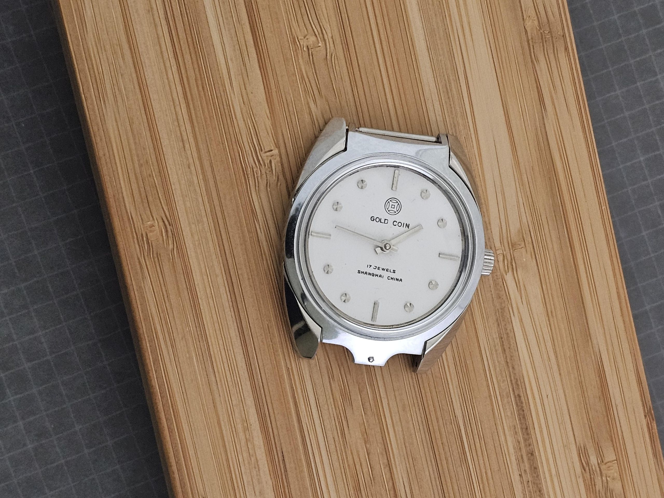 Shanghai Stopwatch Factory "Gold Coin" watch for the blind arrives at ...