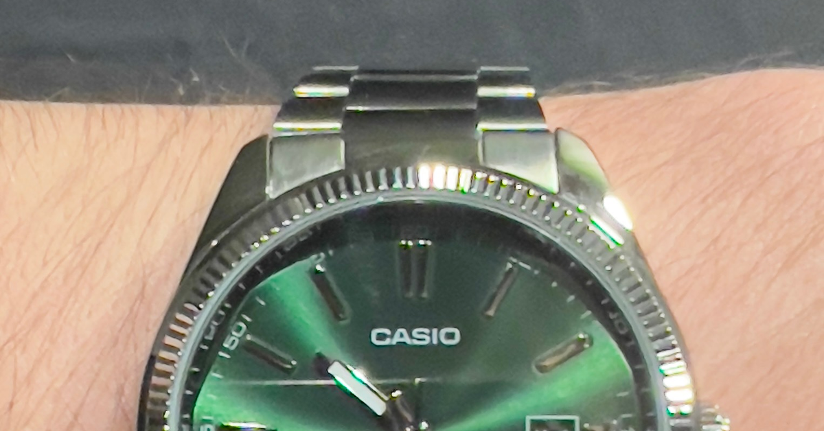 Casio Fluted Bezel Green Dial | WatchCrunch