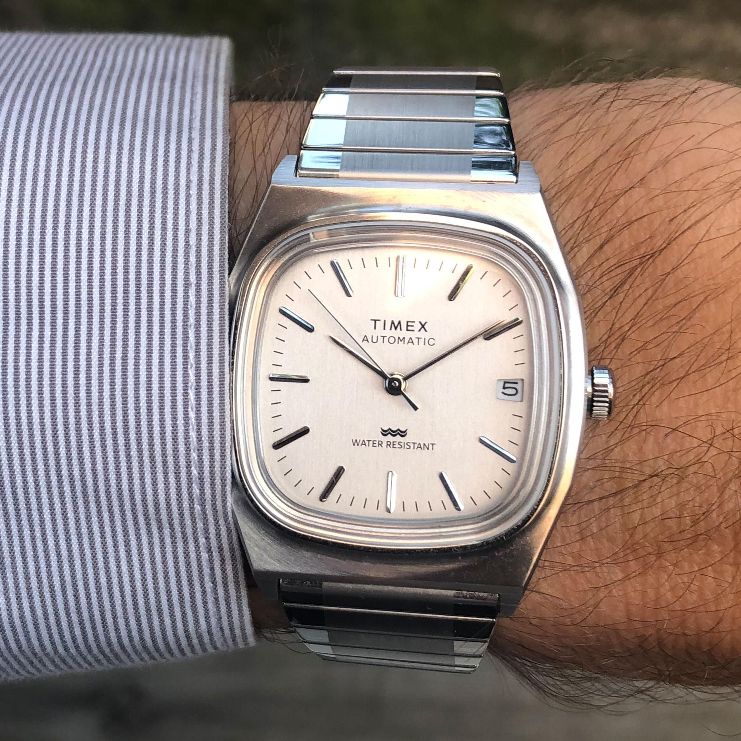 Timex 1983 E Line Reissue - expansion band | WatchCrunch
