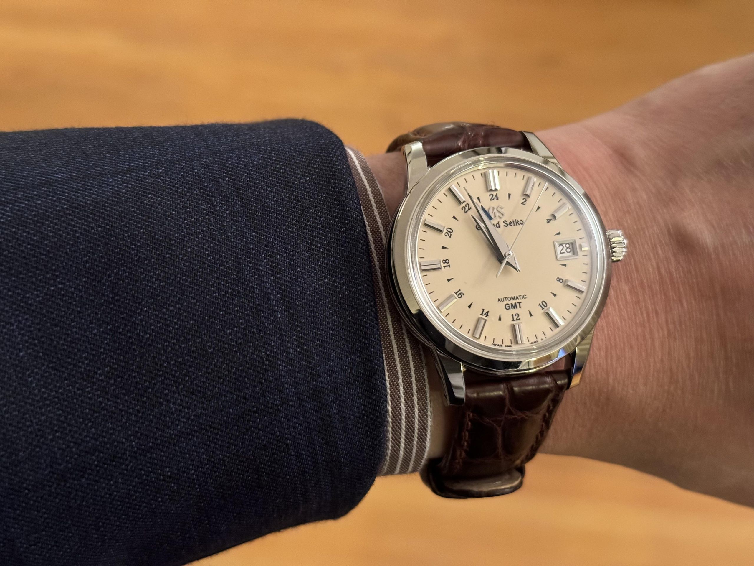 Grand Seiko SBGM221 | WatchCrunch