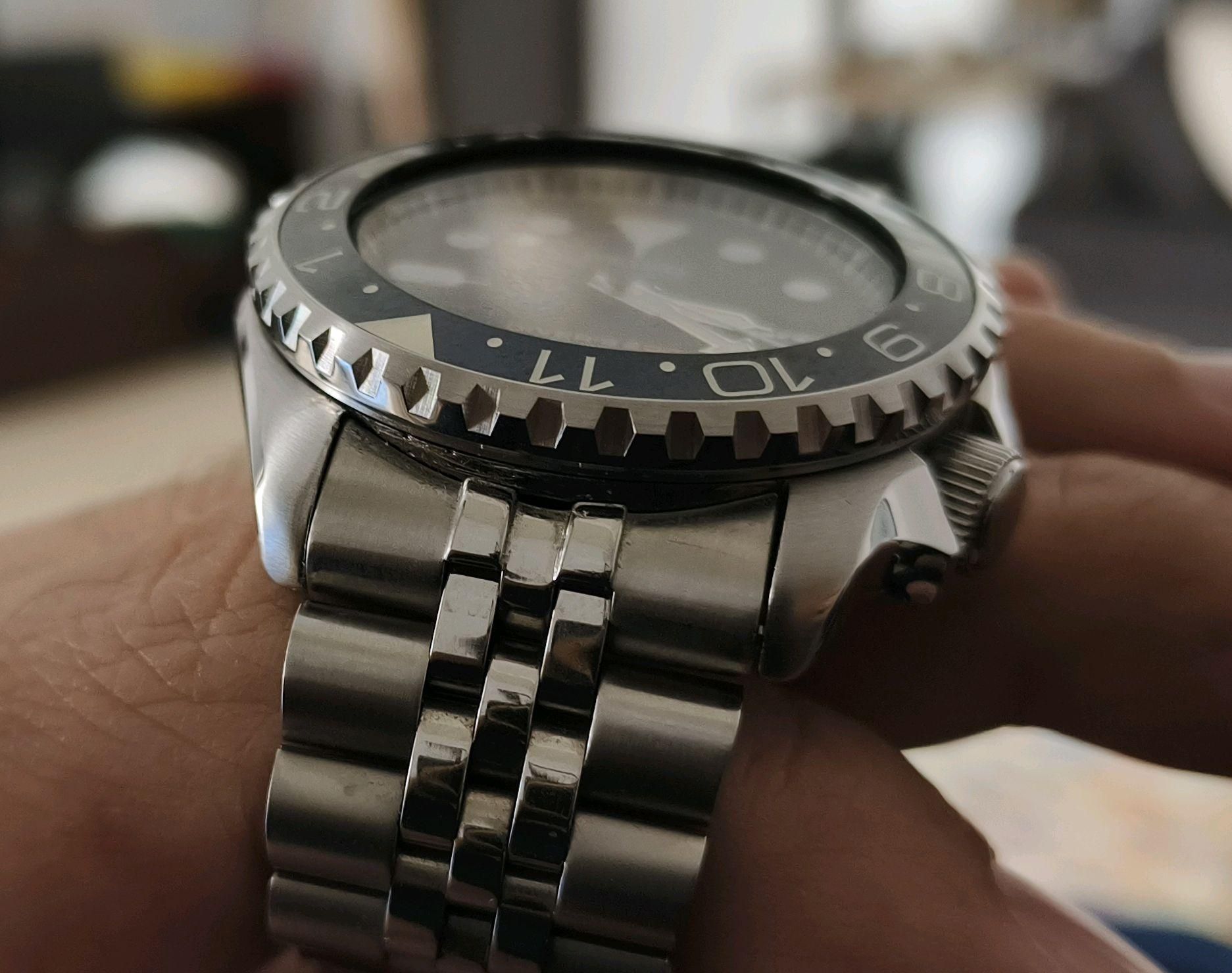 Fitting the Seiko SSK001 jubilee bracelet on the Seiko SKX007 | WatchCrunch
