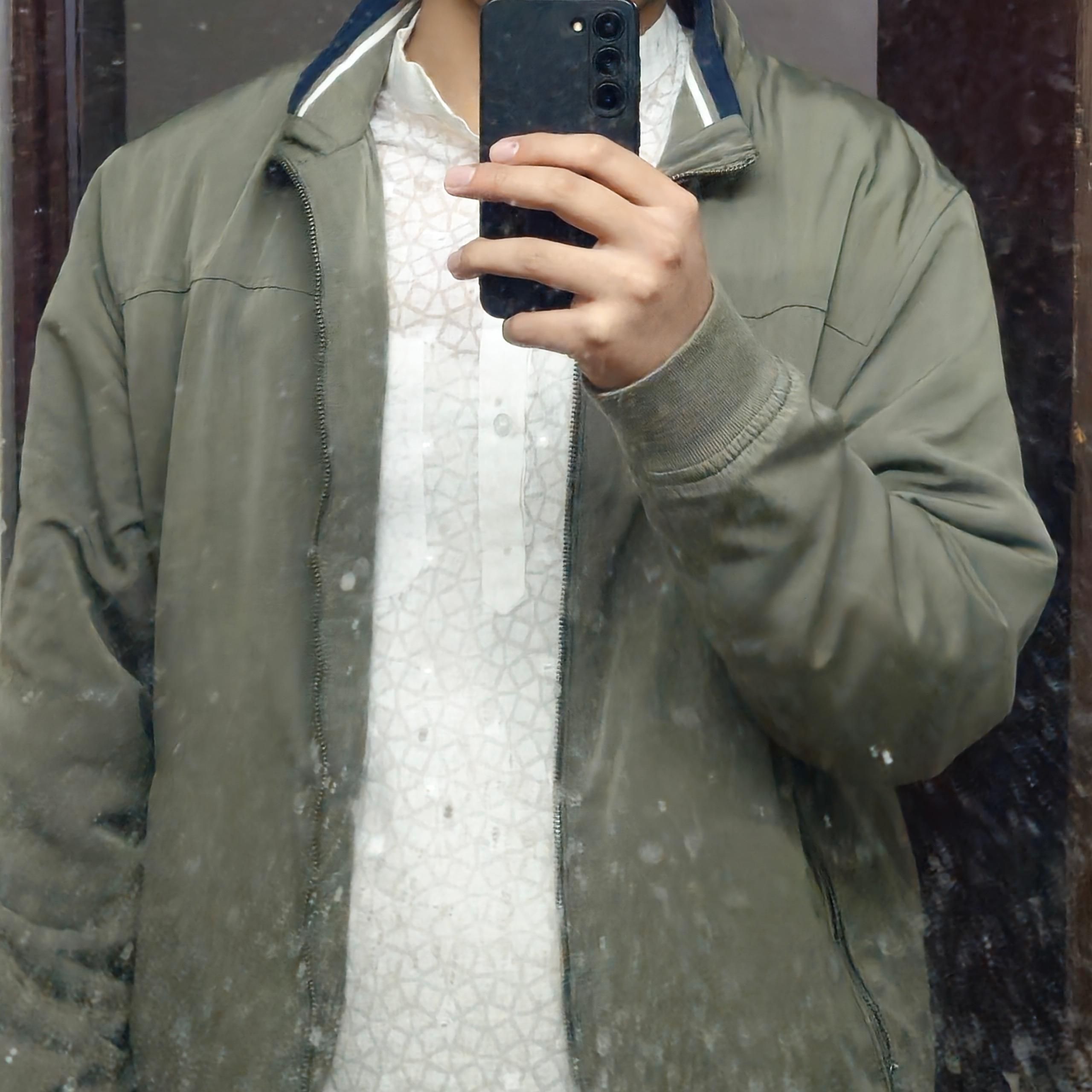 KDHR_06 | WatchCrunch