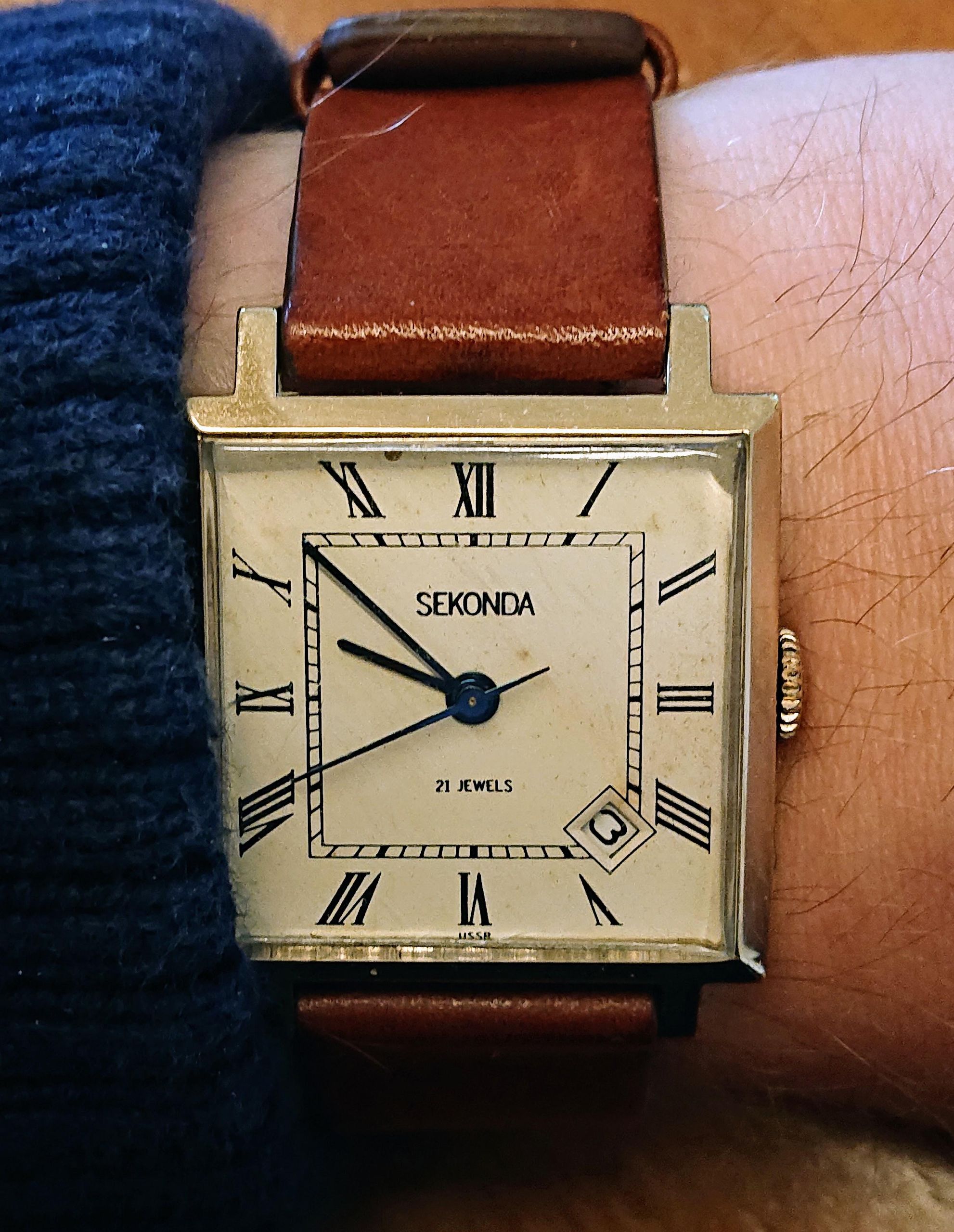 Sekonda Square | WatchCrunch