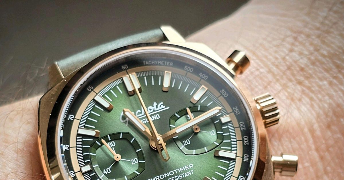 Geckota Classic Chronotimer, Empire Green | WatchCrunch