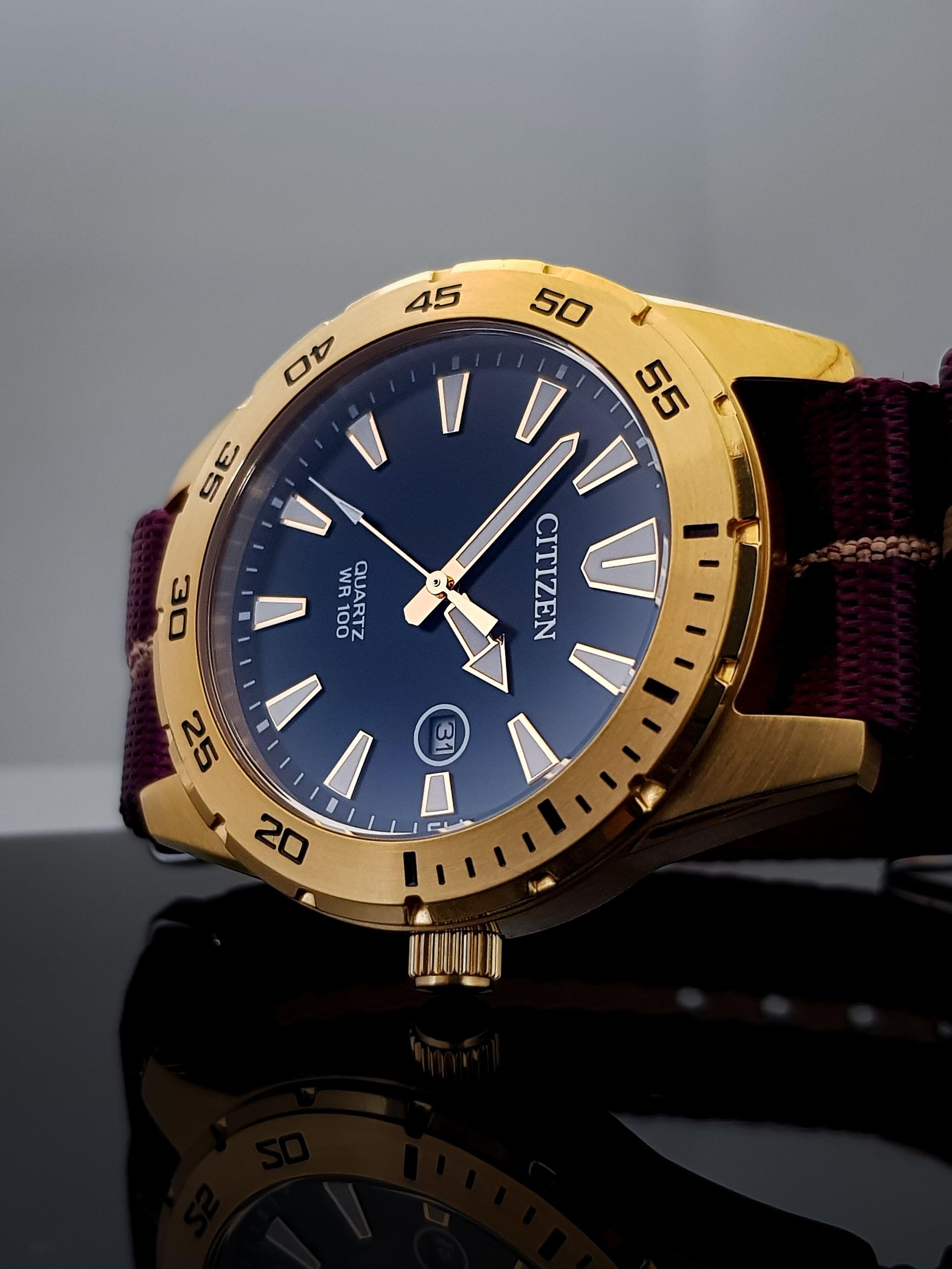 Does anyone know the purpose of a fixed dive bezel? | WatchCrunch