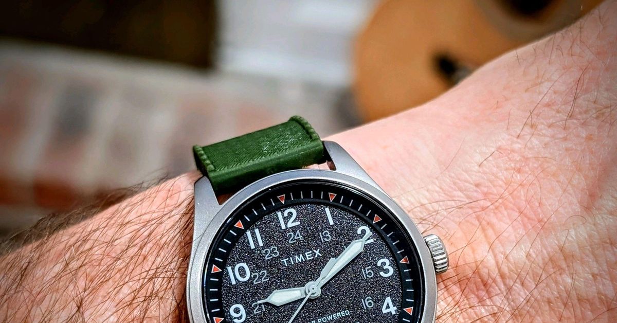 Timex Expedition North Field 36mm solar | WatchCrunch