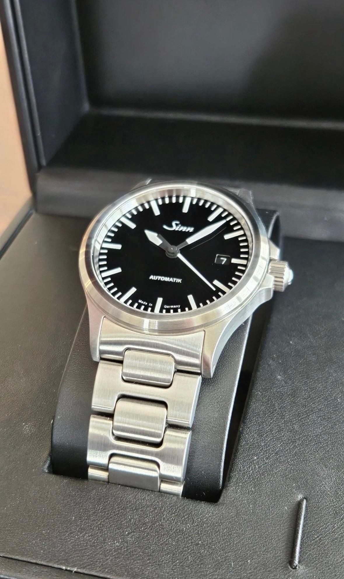 Pre-Owned Sinn 556 For Sale