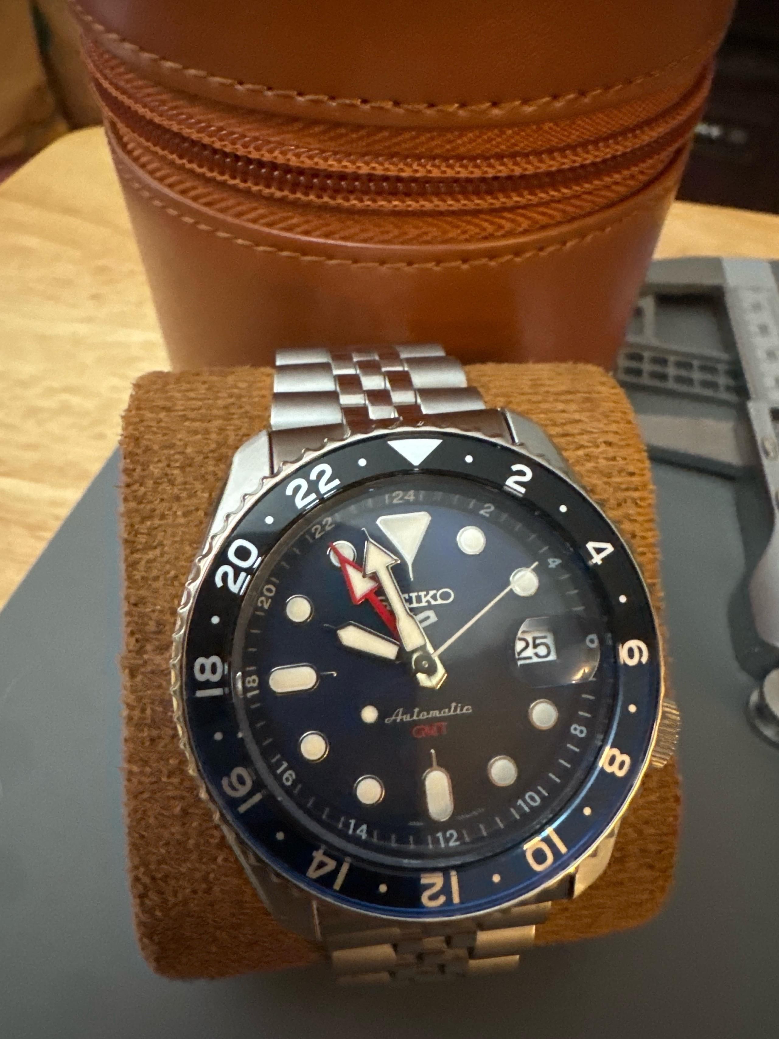 Seiko 5 Batman gmt | WatchCrunch