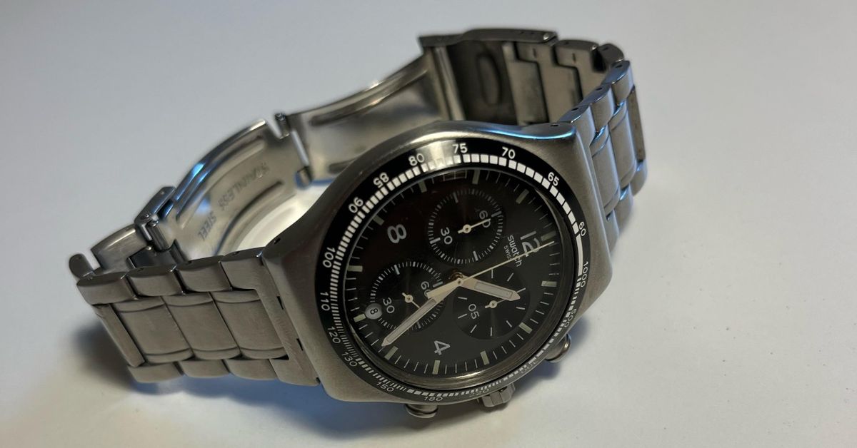 Swatch Night Flight | WatchCrunch