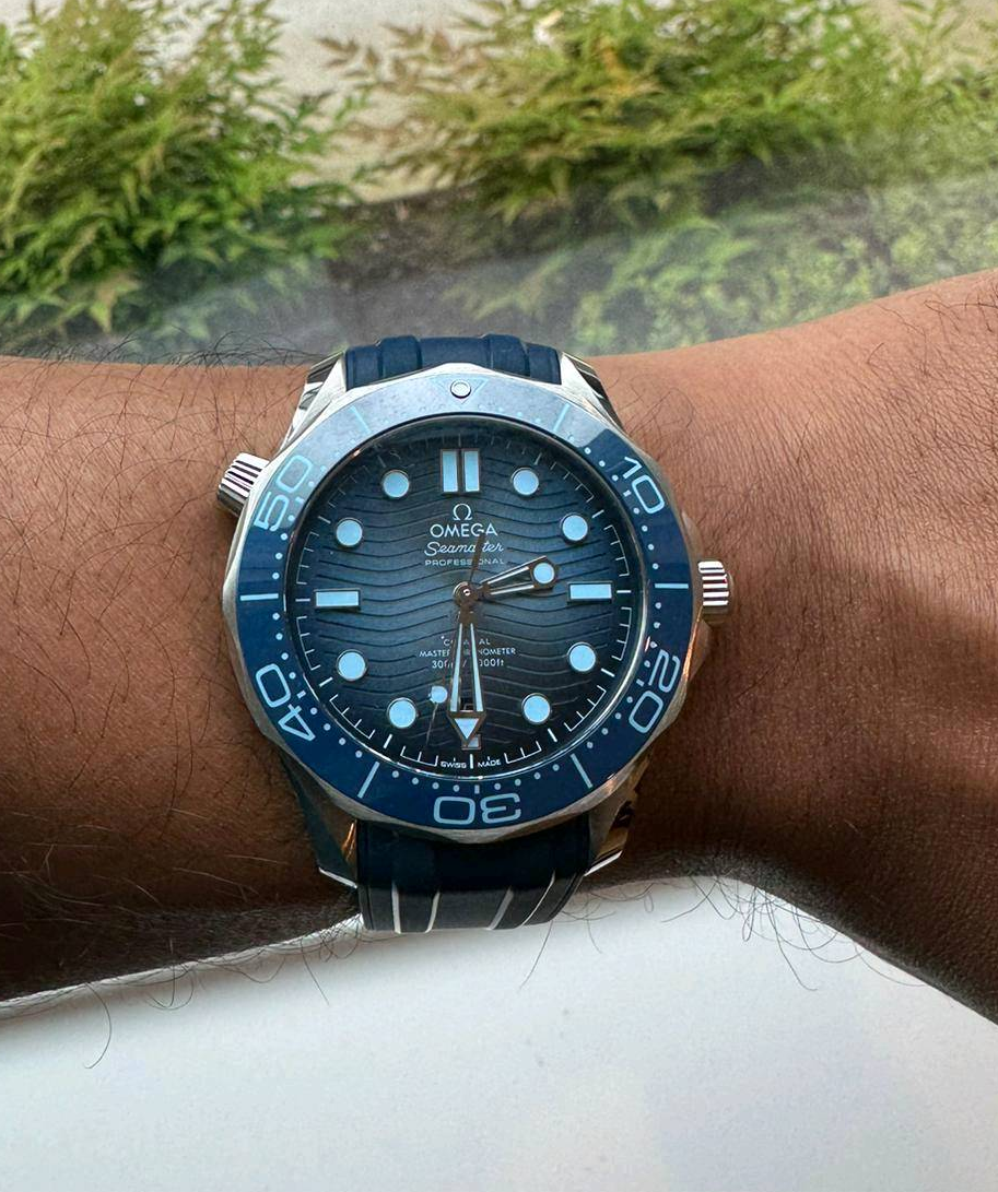 Omega Seamaster Diver 300M summer blue | WatchCrunch