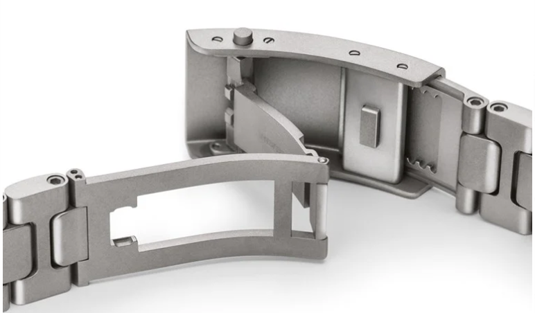 FINALLY! Sinn is releasing a quick adjust buckle! | WatchCrunch