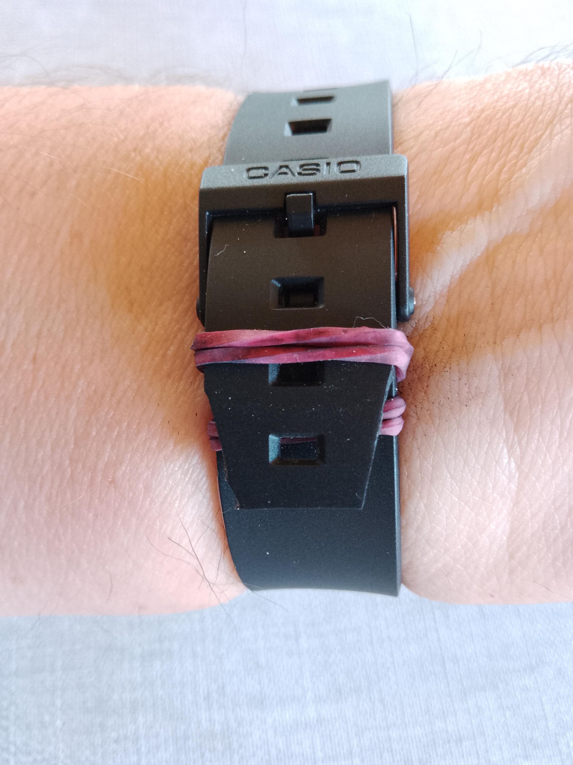 Strap overhang and/or keeper idea. | WatchCrunch