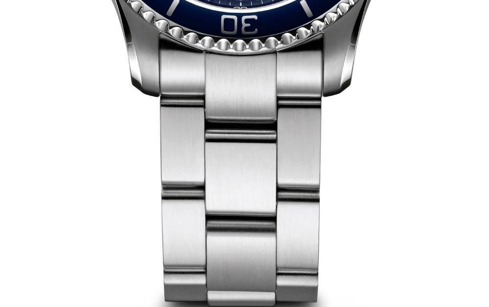 A diver for a lady | WatchCrunch