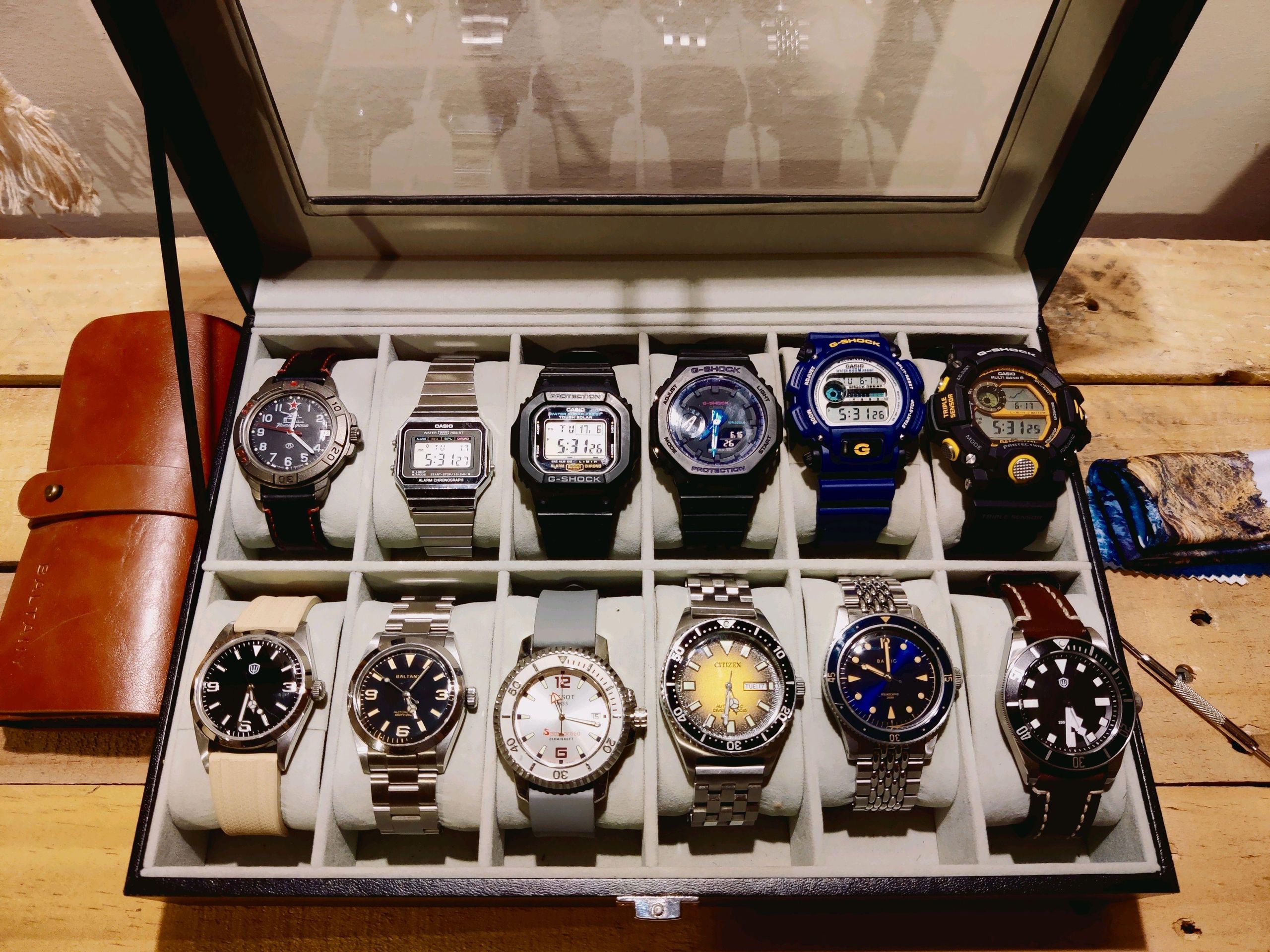 Current tenants in the watchbox | WatchCrunch