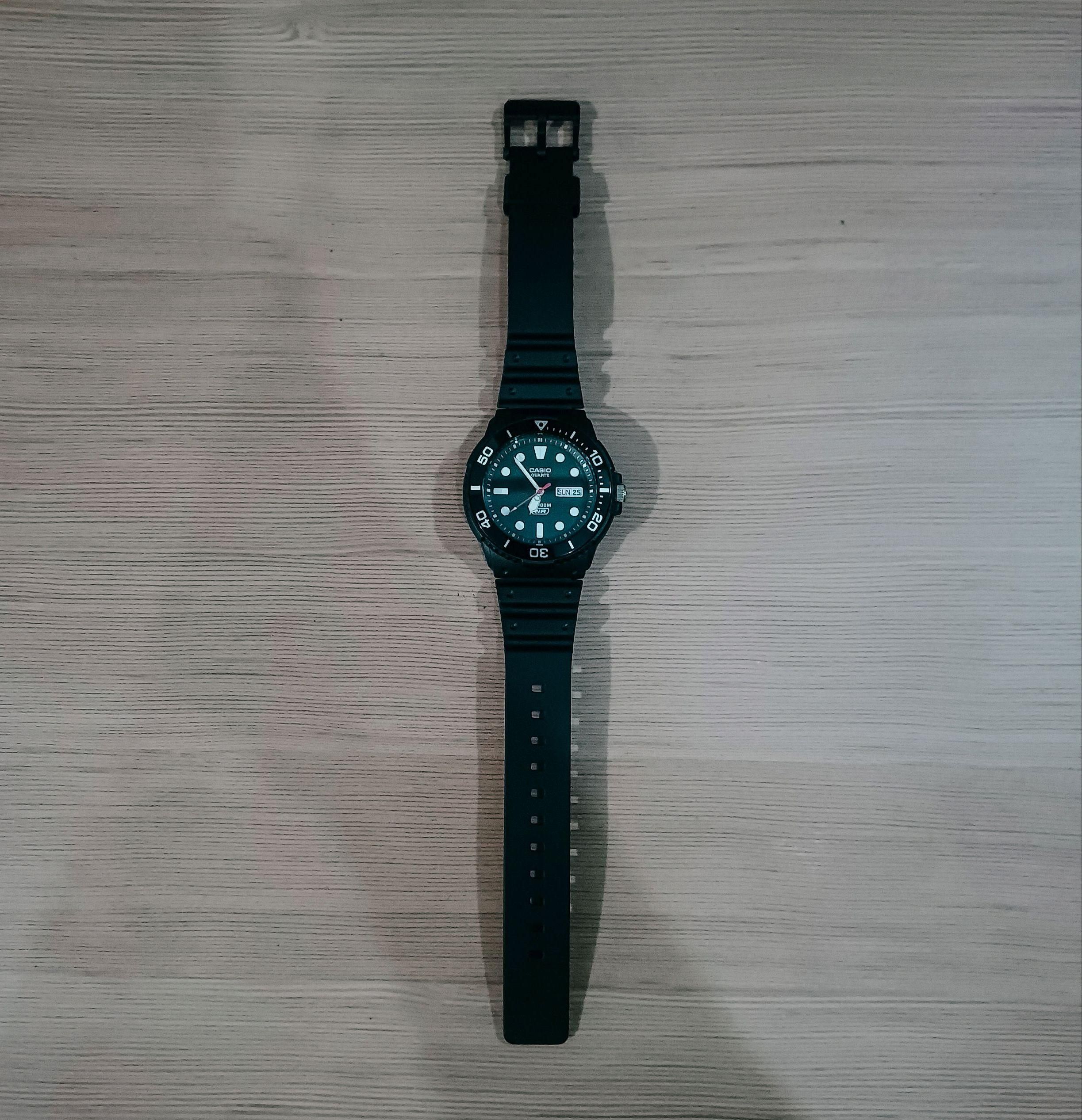 Casio MRW-230H-1E1V | WatchCrunch