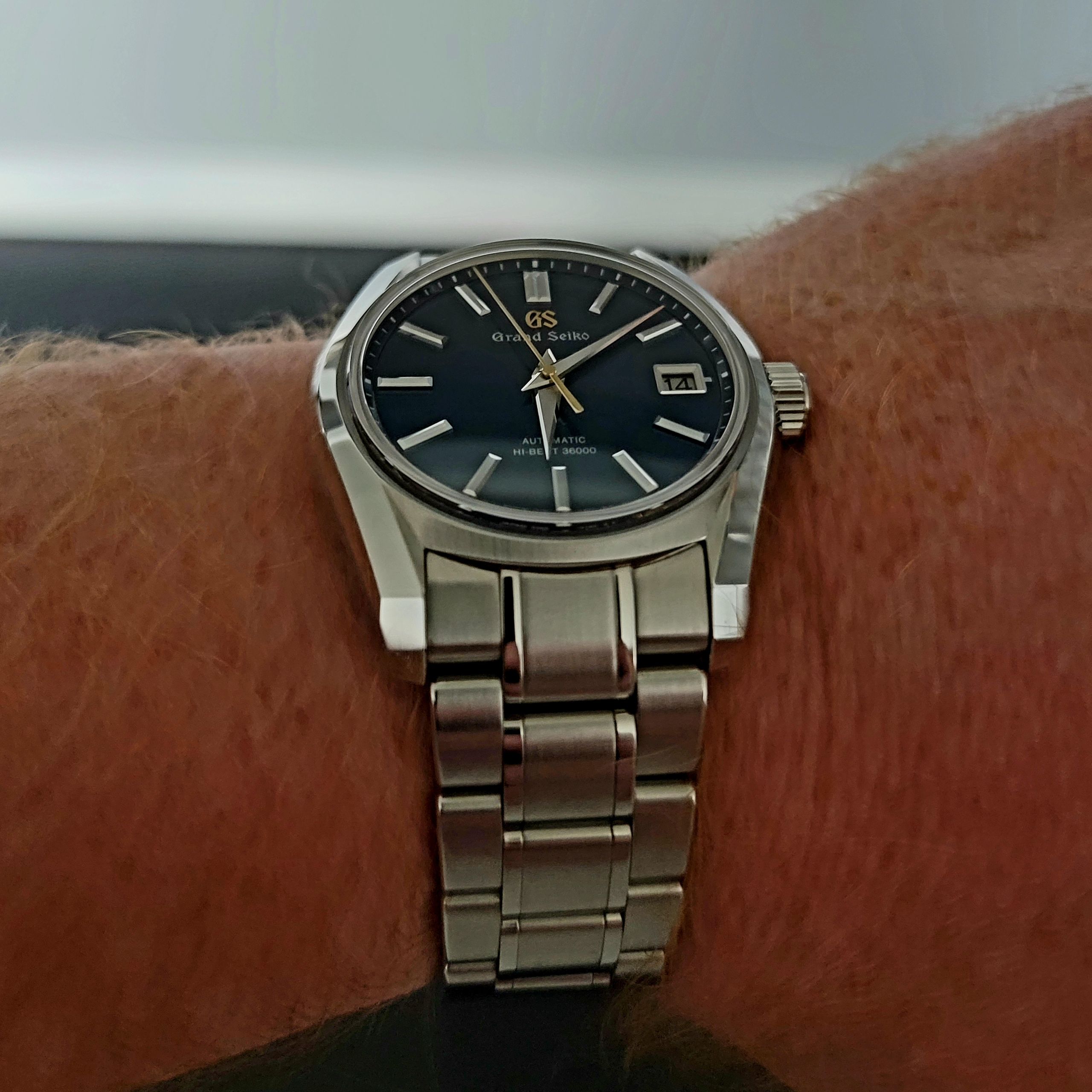 Grand Seiko SBGH273 | WatchCrunch