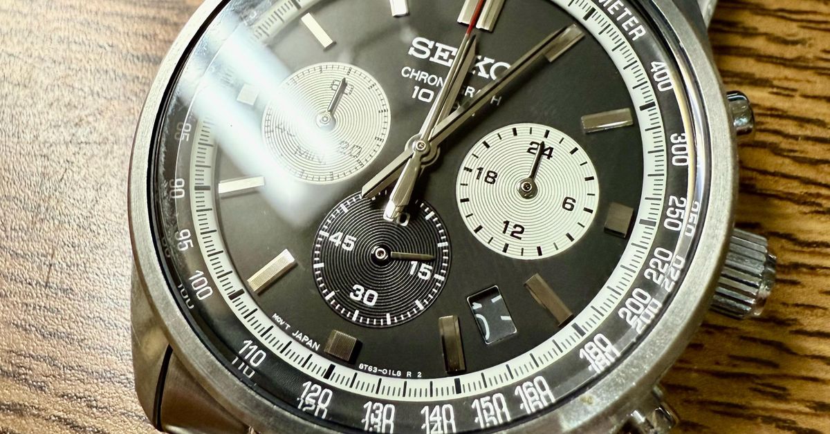 Seiko Essentials SSB429 | WatchCrunch