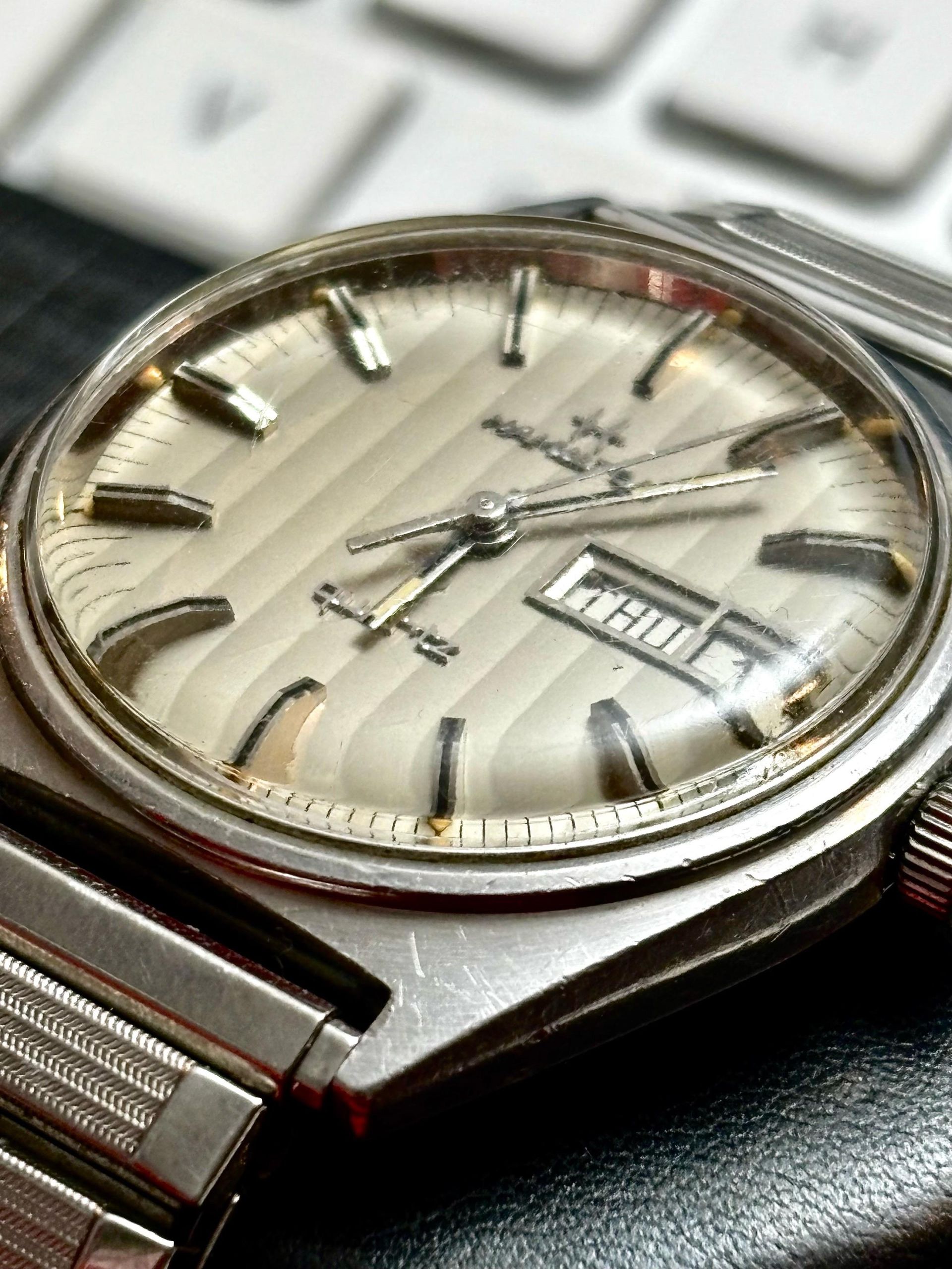 Hamilton Day Date Quartz | WatchCrunch