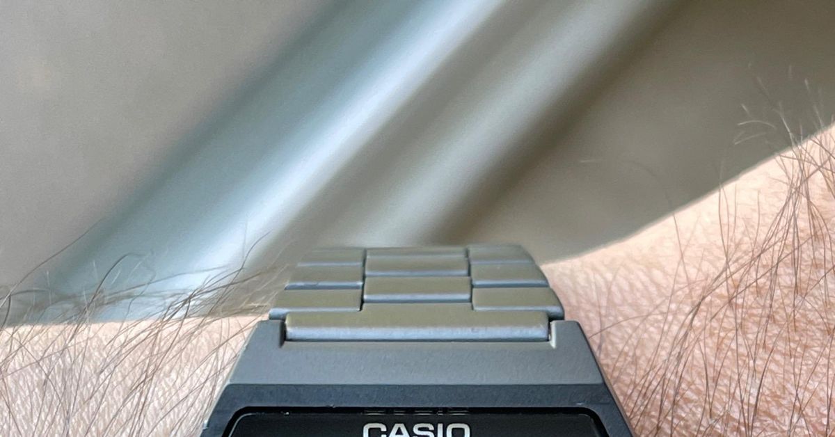 Casio Unisex Retro Illuminator Digital Black Stainless Steel B640WB-1AEF Watch | WatchCrunch