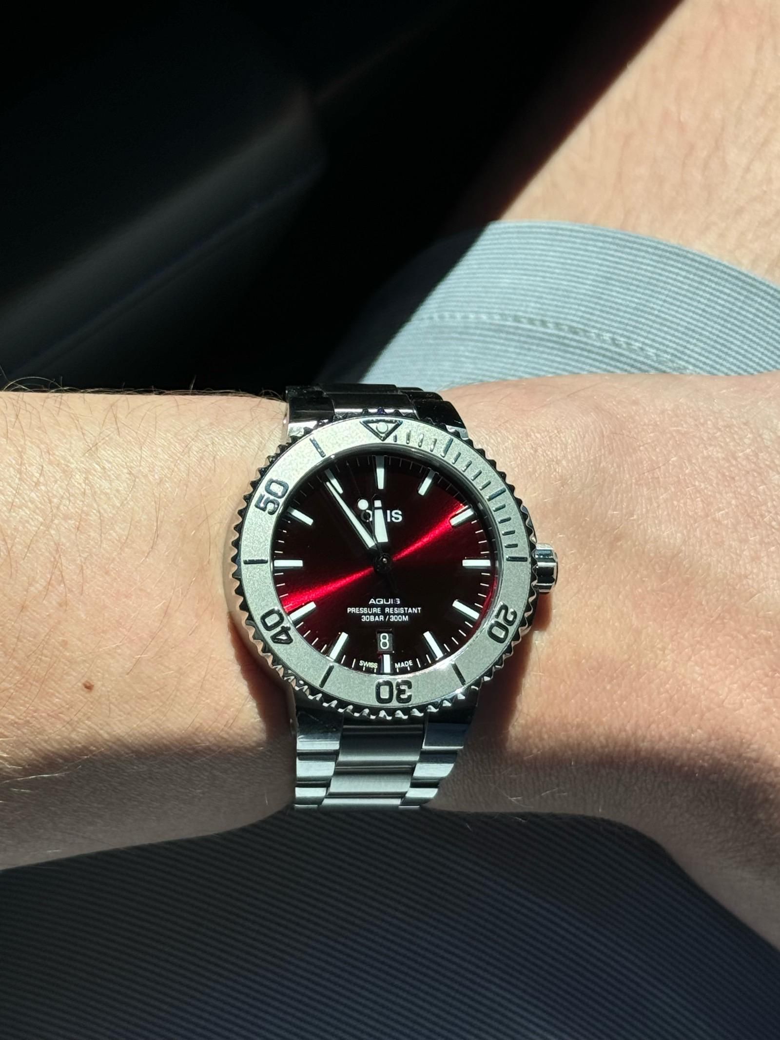 Oris Aquis Cherry Red | WatchCrunch