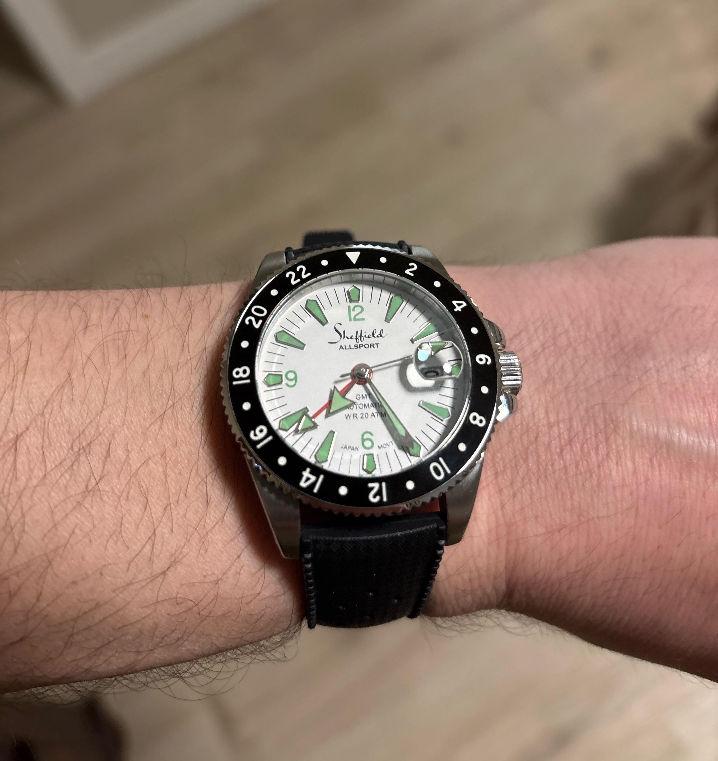 White GMT | WatchCrunch