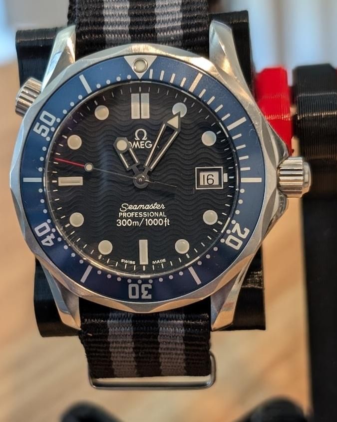 Omega Seamaster Quartz Mid-Size | WatchCrunch