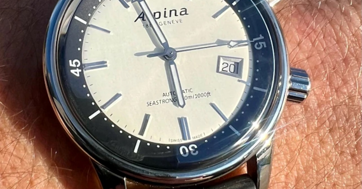 Alpina Seastrong 300 Heritage Diver | WatchCrunch