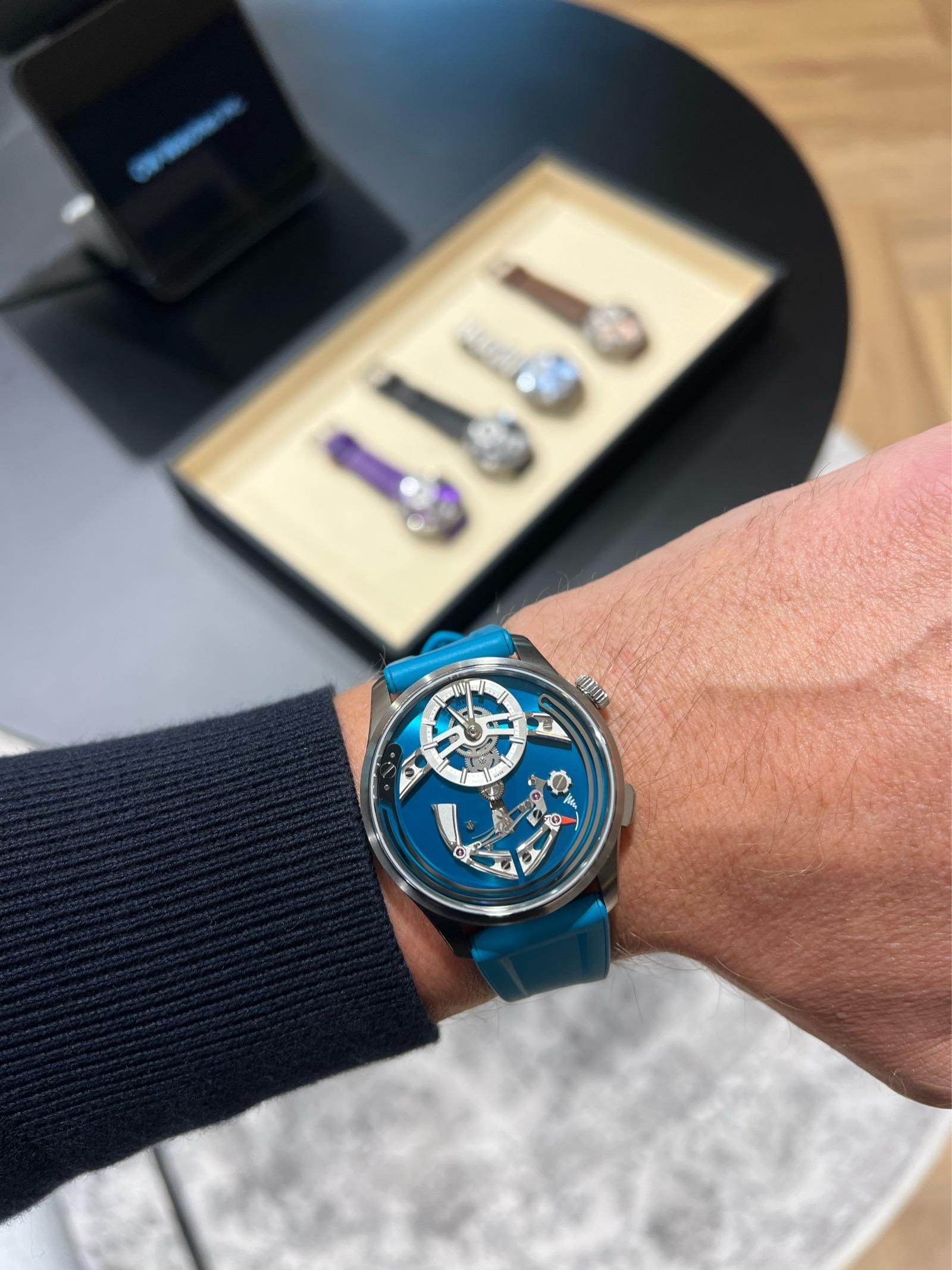 Bel Canto in Dragonfly Blue - Showroom Exclusive | WatchCrunch