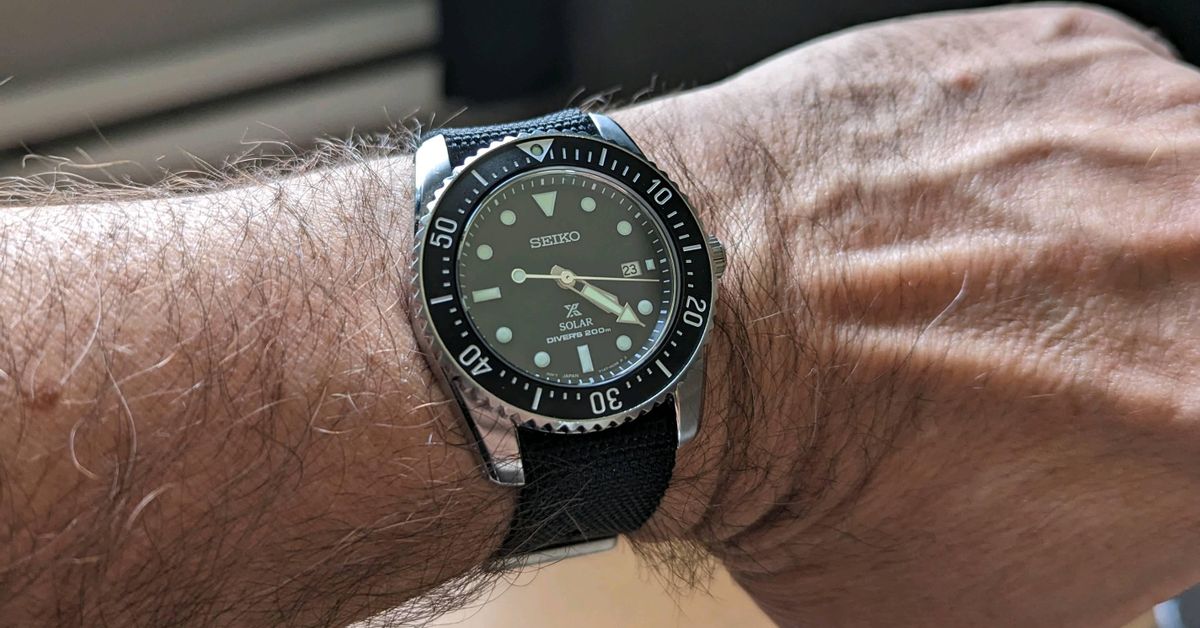 For reference (strap options) | WatchCrunch