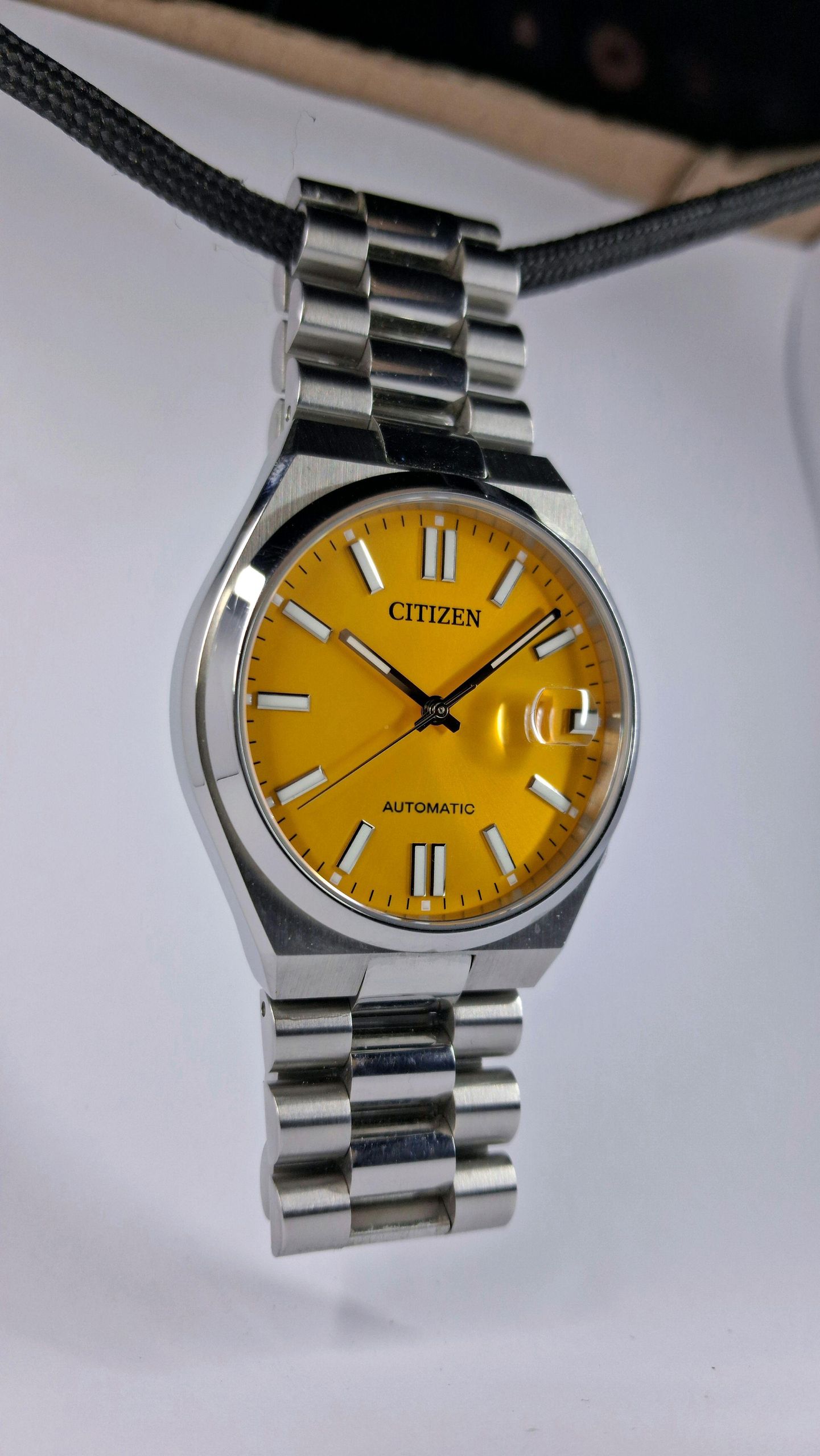 Citizen Tsuyosa in the photobox | WatchCrunch