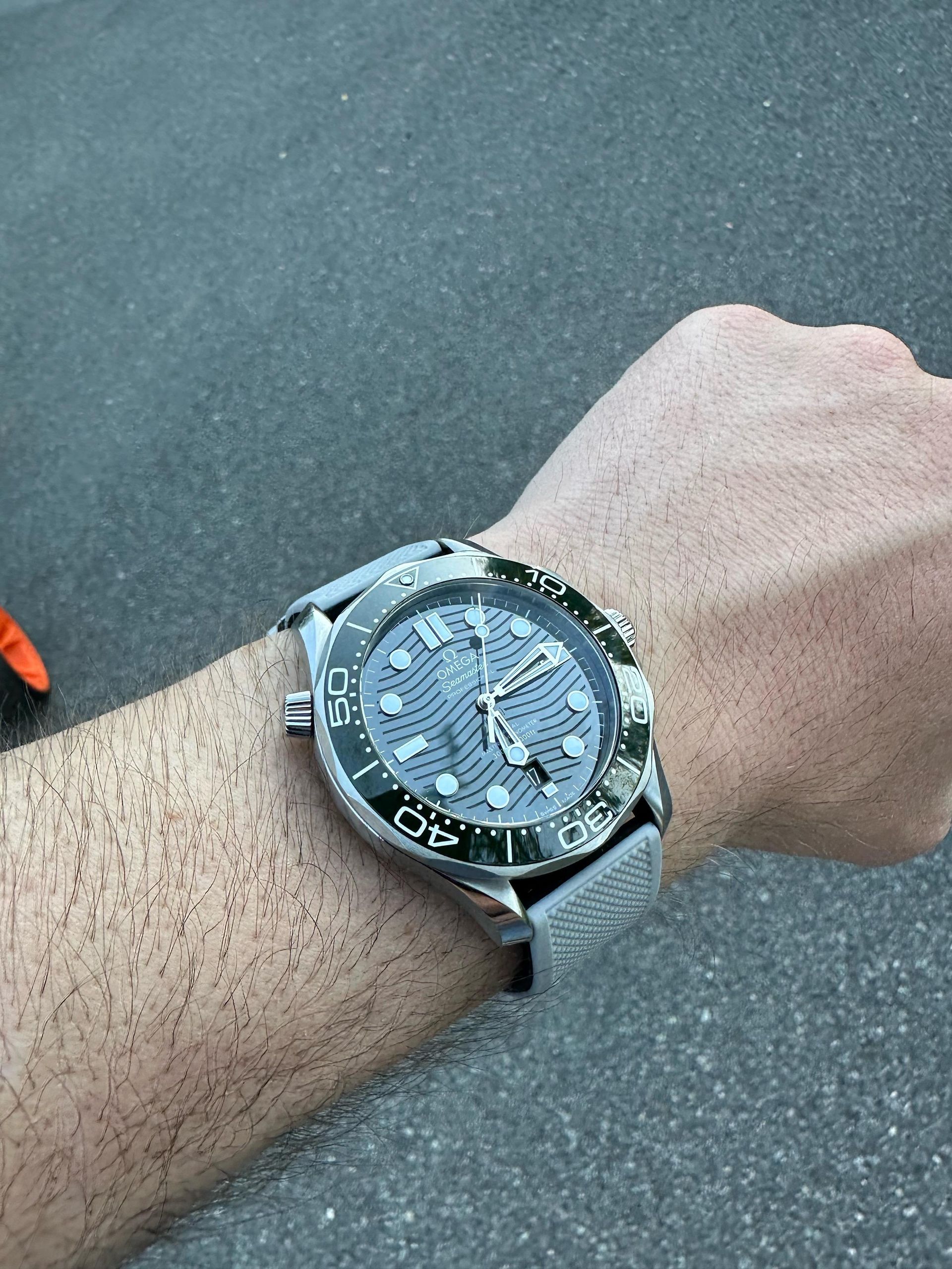 Green SMP300 Strapfest: Day 1 | WatchCrunch