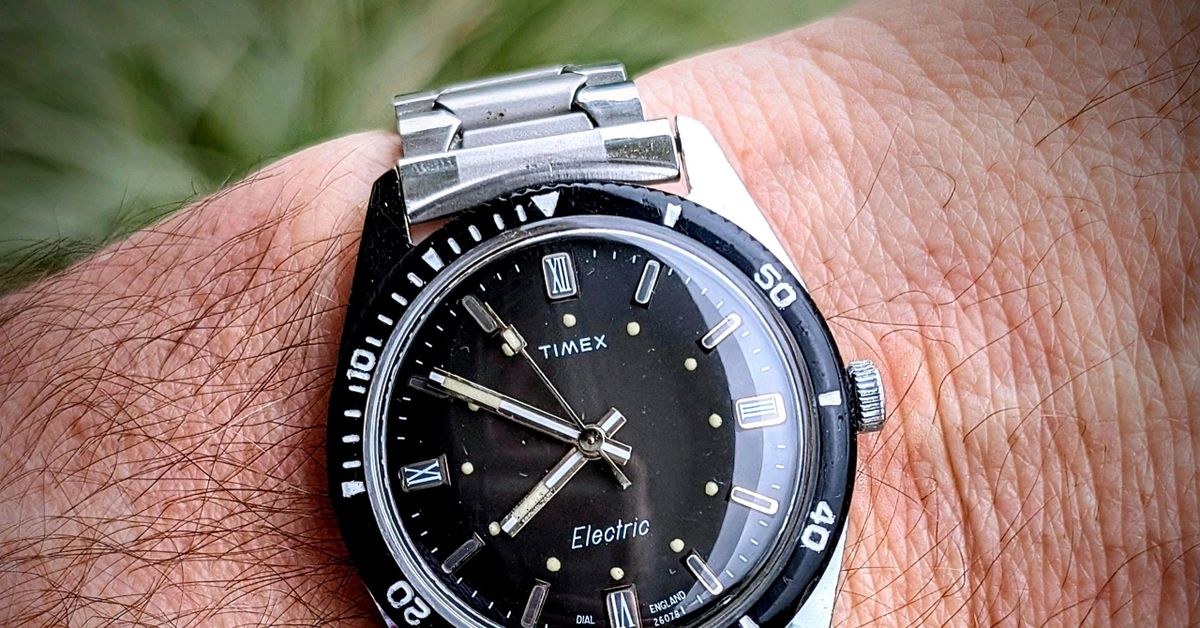 Vintage Timex Electric Skin Divers | WatchCrunch