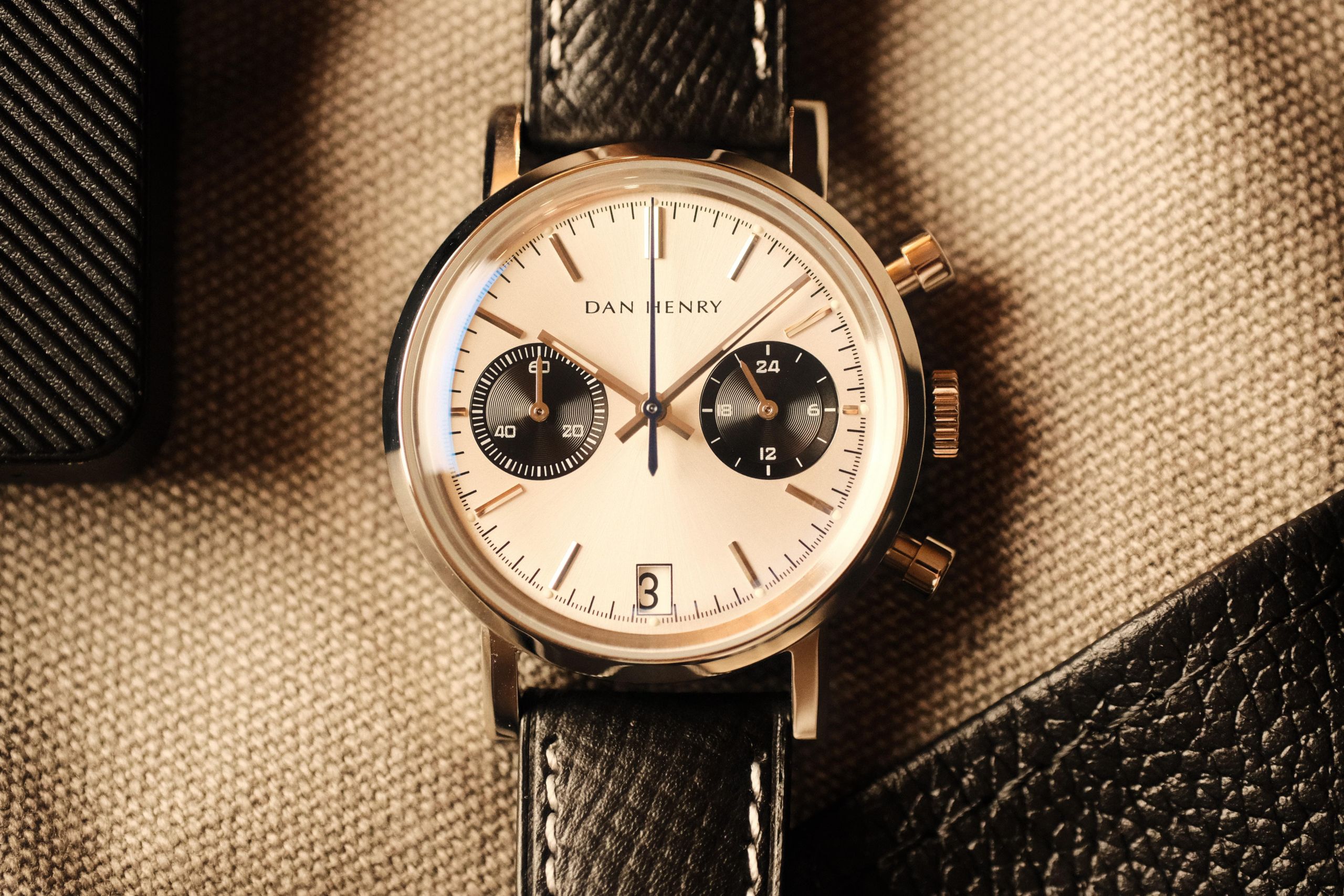 Dan Henry 36mm 1964 Silver Panda - Up Close | WatchCrunch