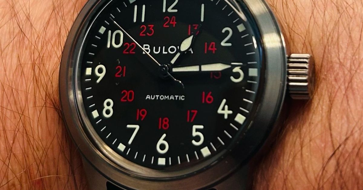 Bulova Hack - Metal Bracelet | WatchCrunch