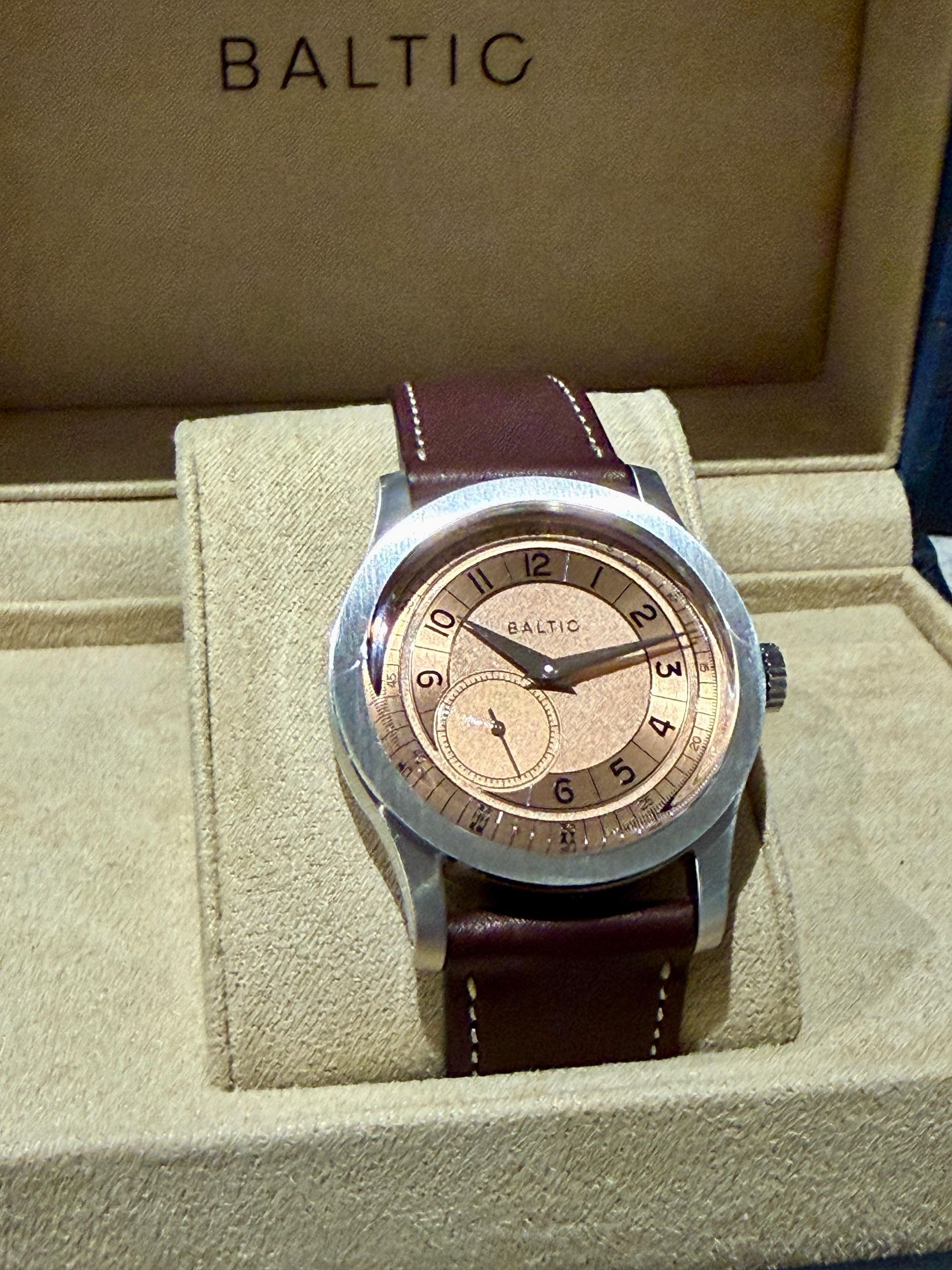 Baltic MR Roulette - Salmon | WatchCrunch