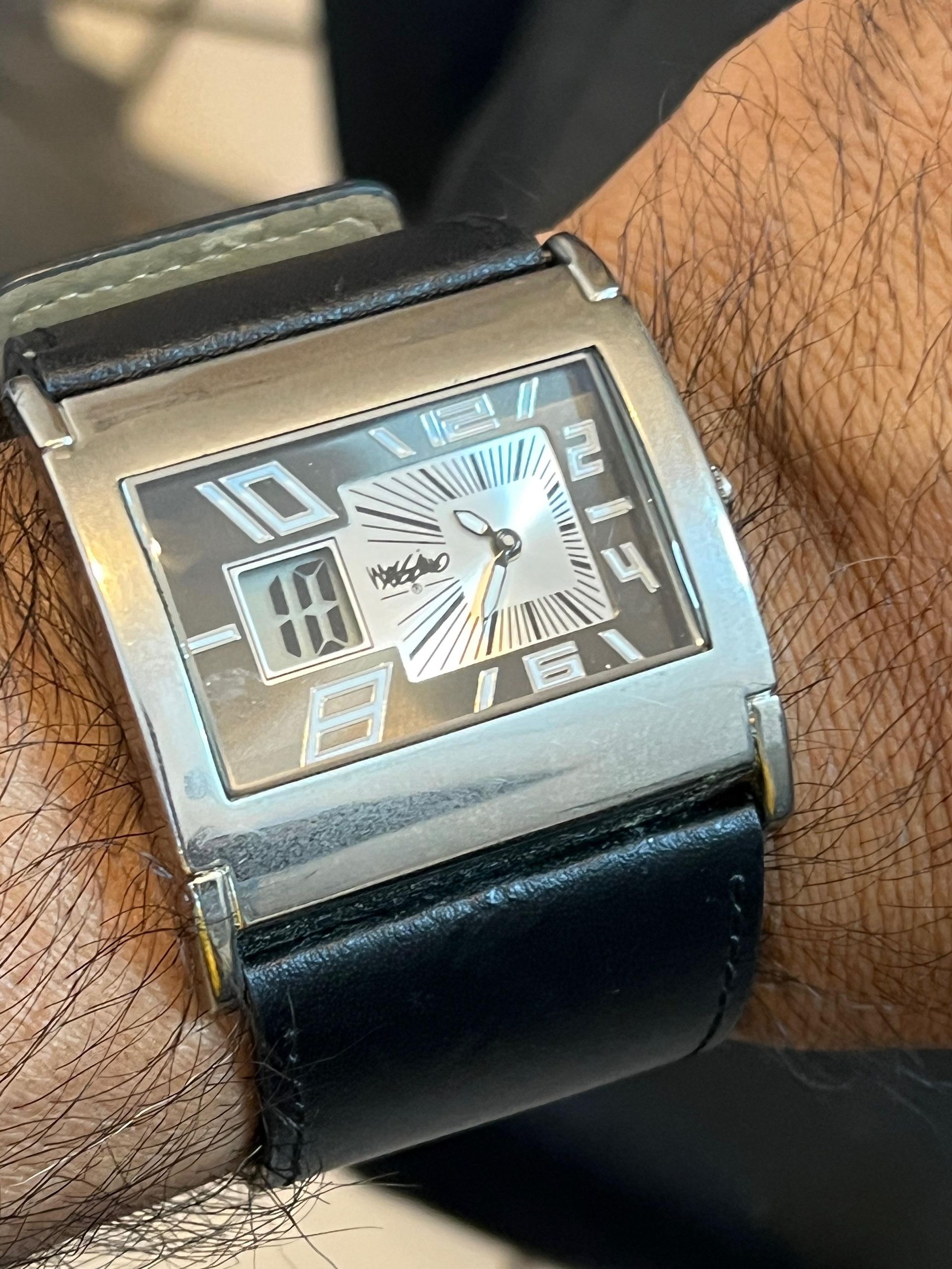 Mossimo quartz rectangle | WatchCrunch