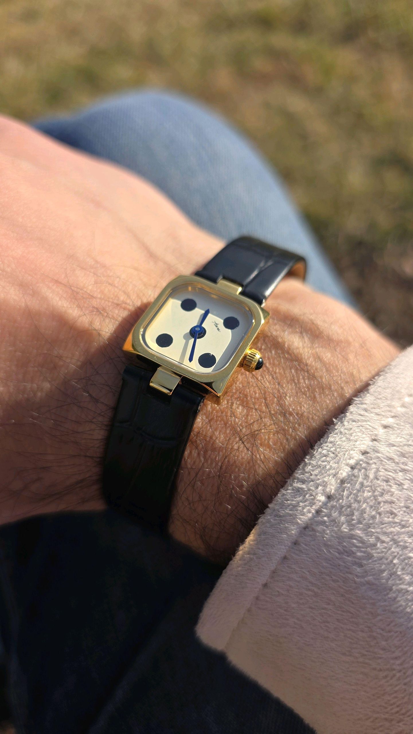 Double Wristing Aura | WatchCrunch