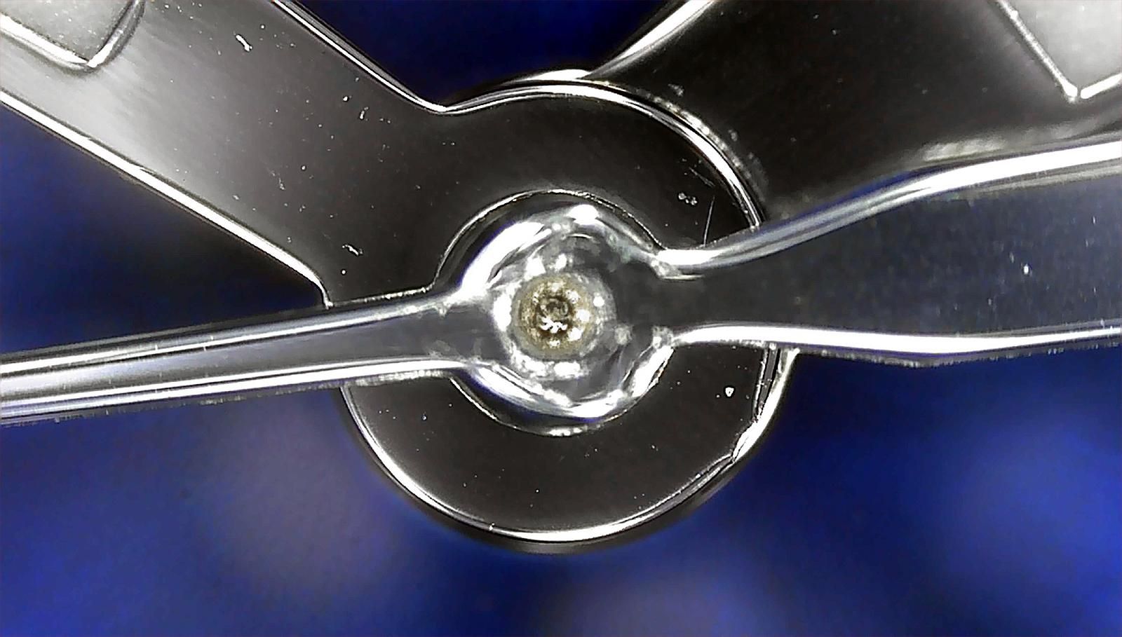 Watches under microscope vol. 16 Seiko 5 SNZH53 | WatchCrunch