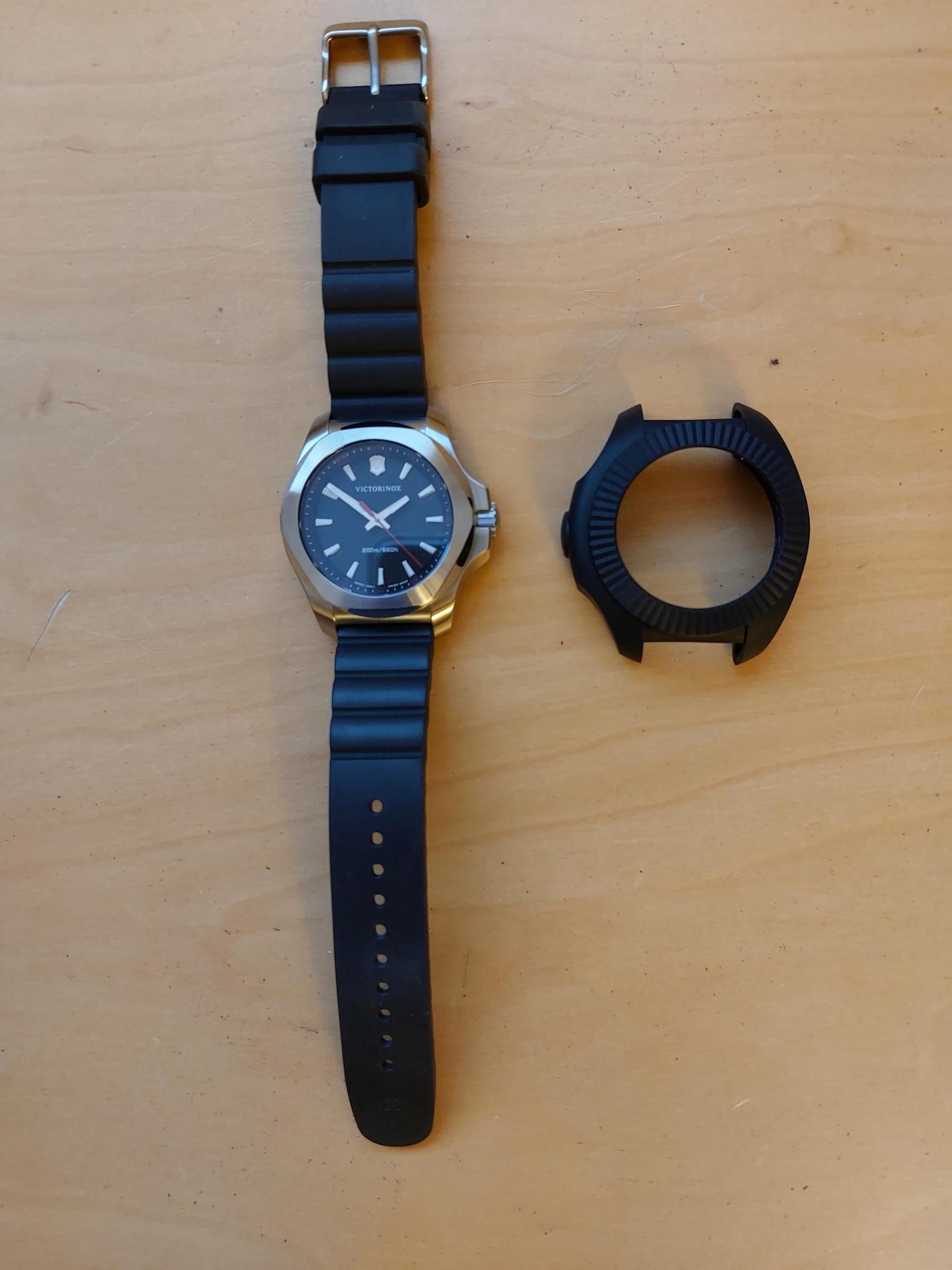 Pre-Owned Victorinox Swiss Army I.N.O.X. V 37mm Quartz For Sale