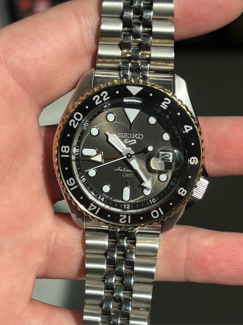 Seiko 5 gmt review - most worn of 2024 | WatchCrunch
