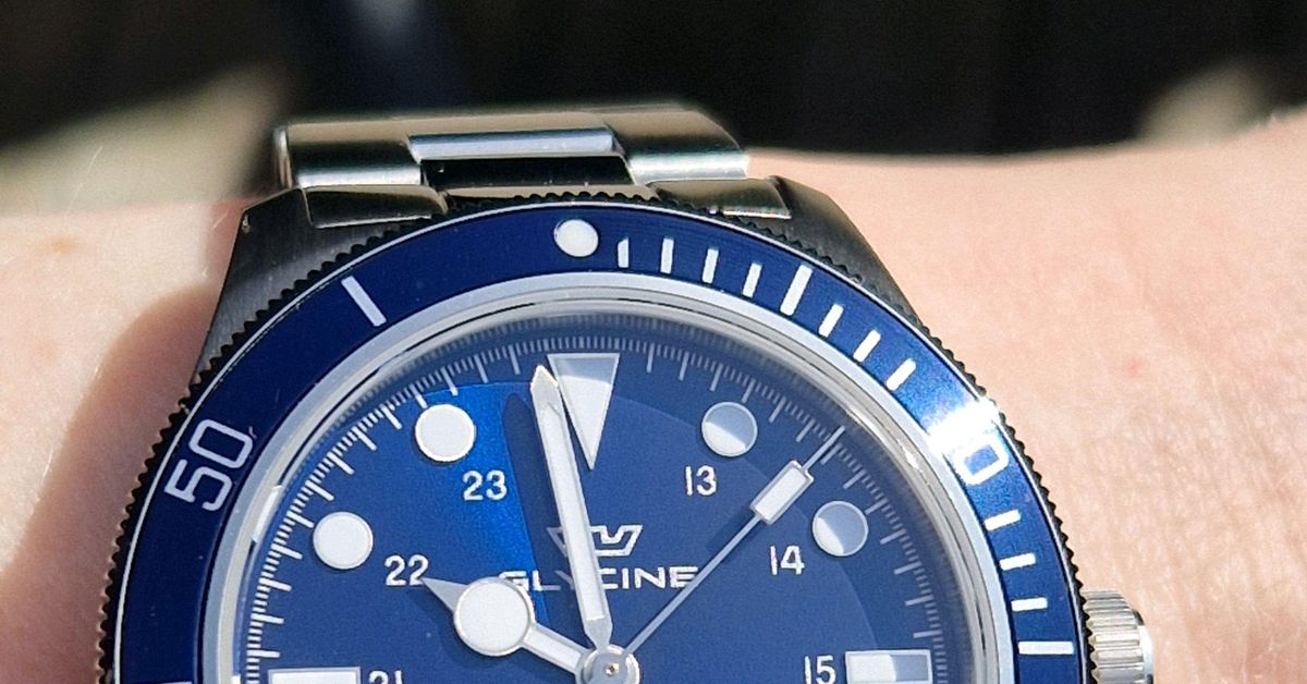 Glycine Combat Sub review GL0400 39 mm | WatchCrunch