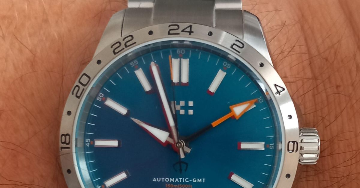 Christopher Ward C63 Sealander GMT | WatchCrunch