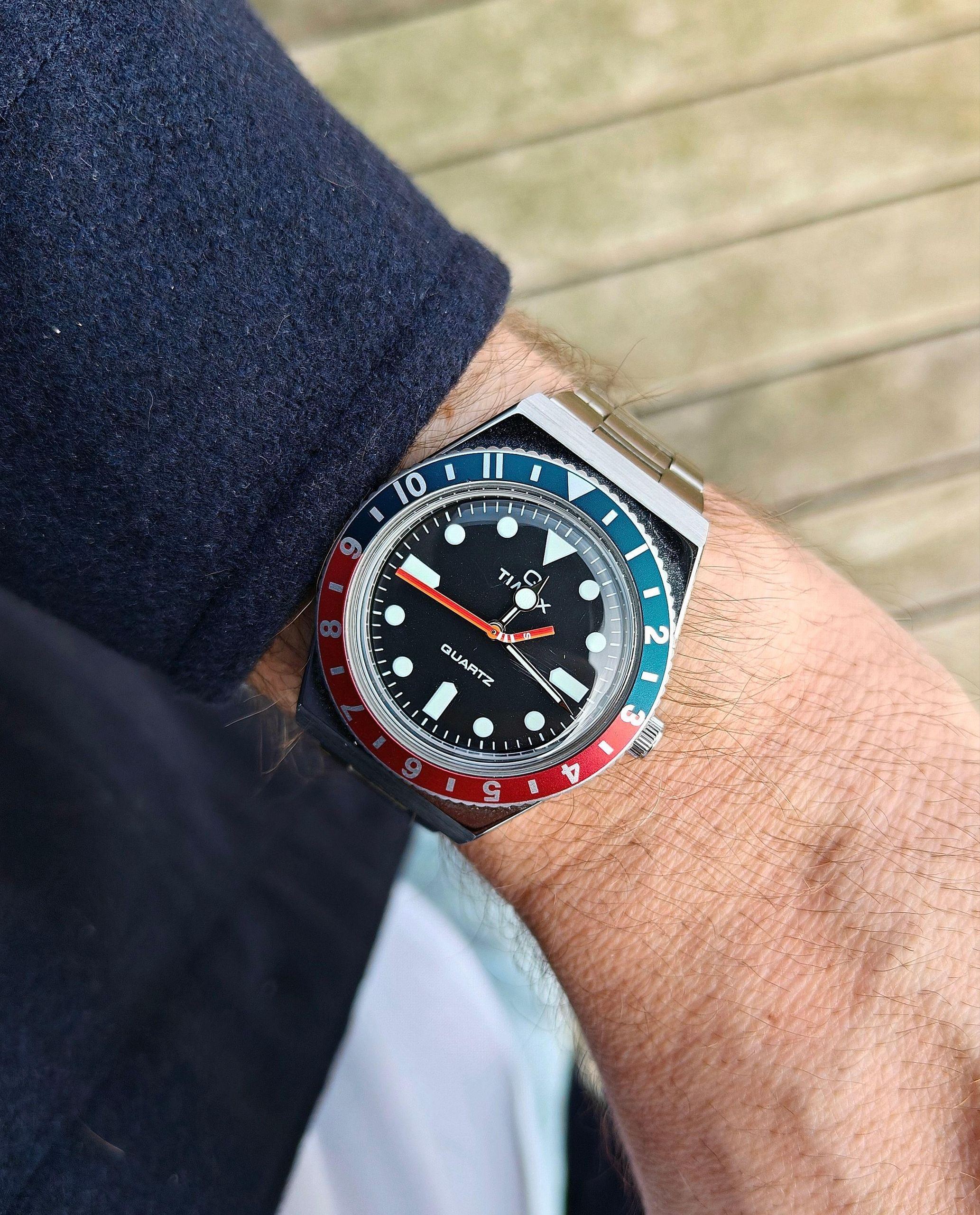 🔵🔴 red & blue kind of day 🔴🔵 | WatchCrunch